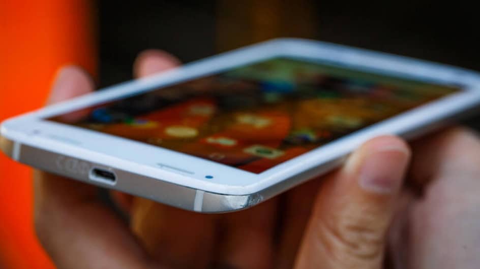 The Best Shatter-Proof Phone - Reactual